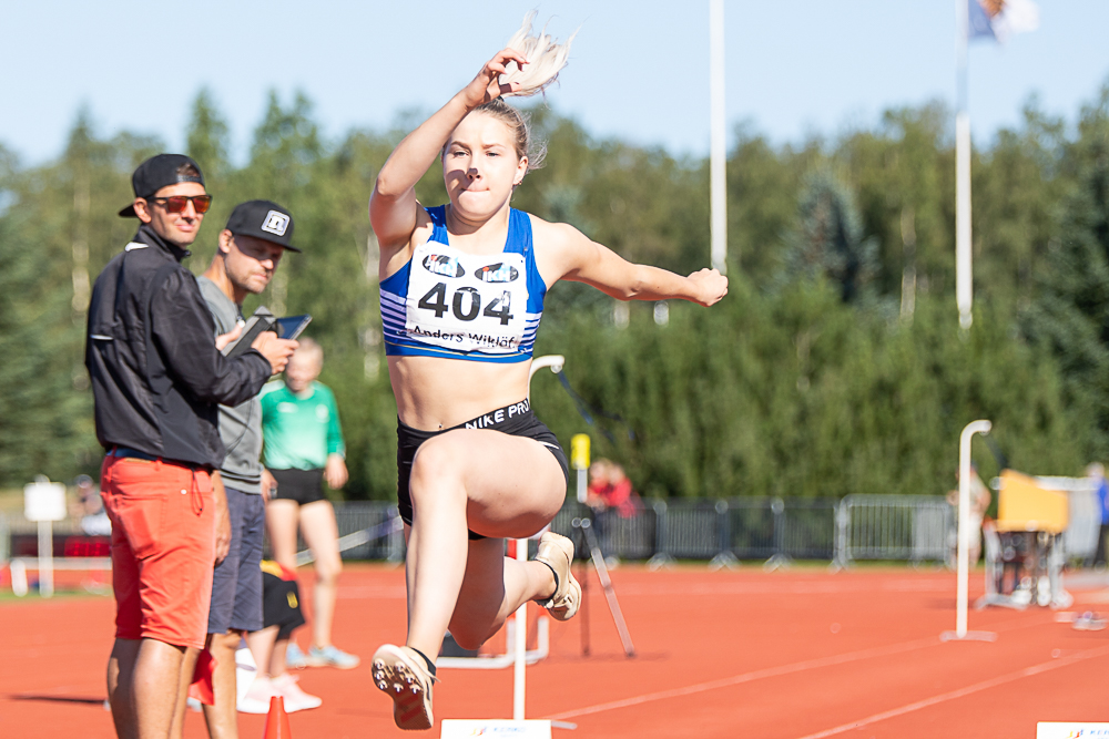 Eemil Porvari viimeisellä heitolla keihäsmestariksi ja viimeisellä ...