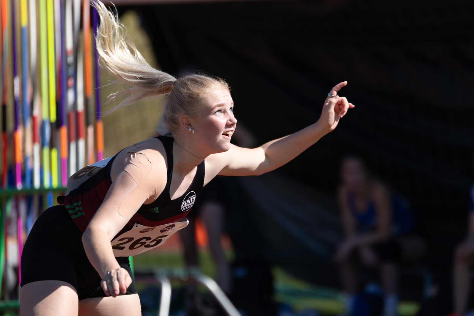 Topi Parviainen Suomen mestariksi 77 metrin kaarella – Malin Karell ja ...