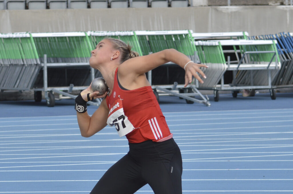 Moniotteluiden nuorten SM-kilpailuiden 1. päivä Lahdessa – Yleisurheilu.fi