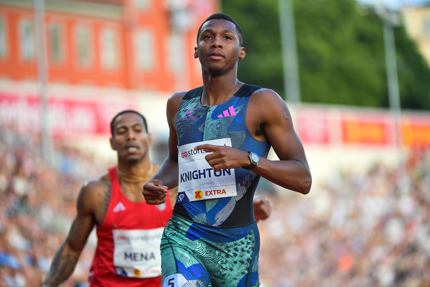 Knighton ja Thomas 200 metrin mestareiksi 19,72 ja 21,60 - Crouser 22 ...