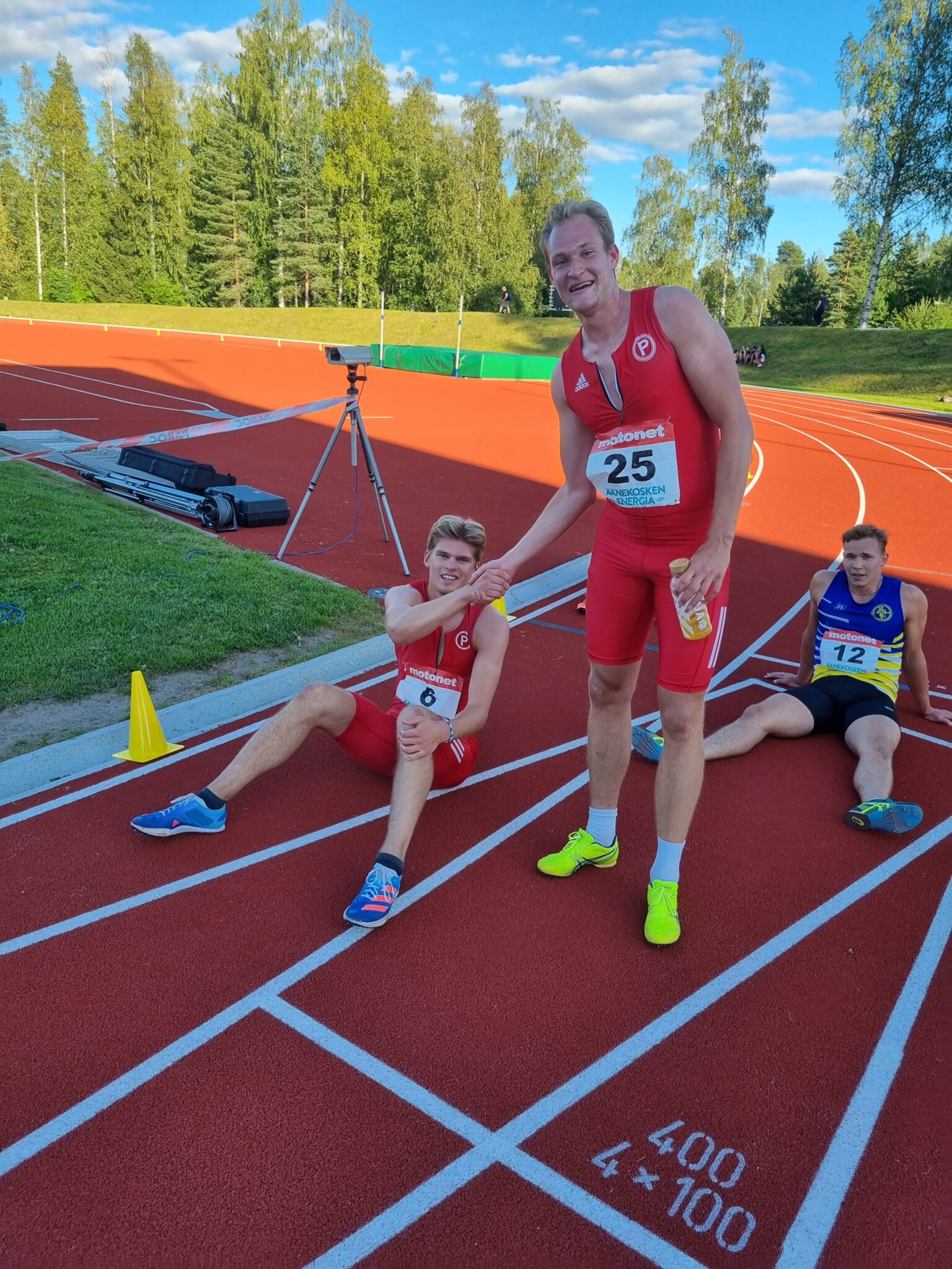 Aleksi Savolainen ja Neea Käyhkö ottelivat nuorten Suomen mestareiksi Äänekoskella – Yleisurheilu.fi